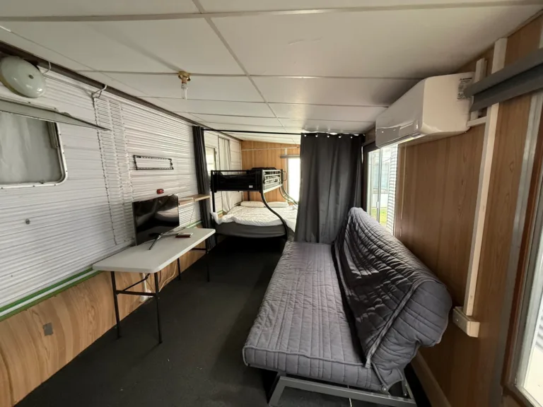 Collendina Holiday Park | Caravan & Annex 090